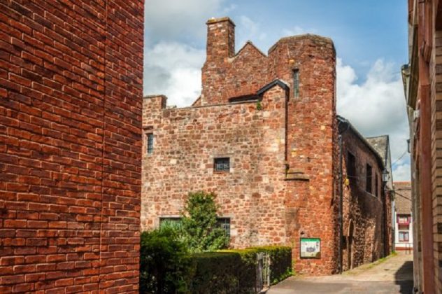 9 Beautiful Places to Visit in Exeter
