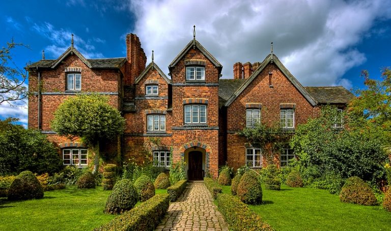 10 Beautiful Places to Visit in Wolverhampton