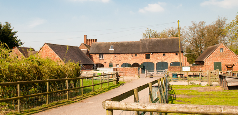 10 Beautiful Places to Visit in Wolverhampton